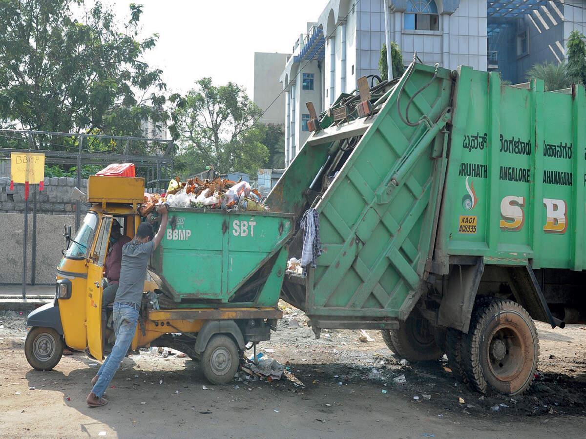 Bengaluru: Garbage contractors at loggerheads with Palike