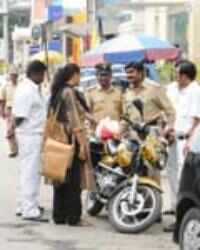 Restaurant uses Domlur flyover as parking lot