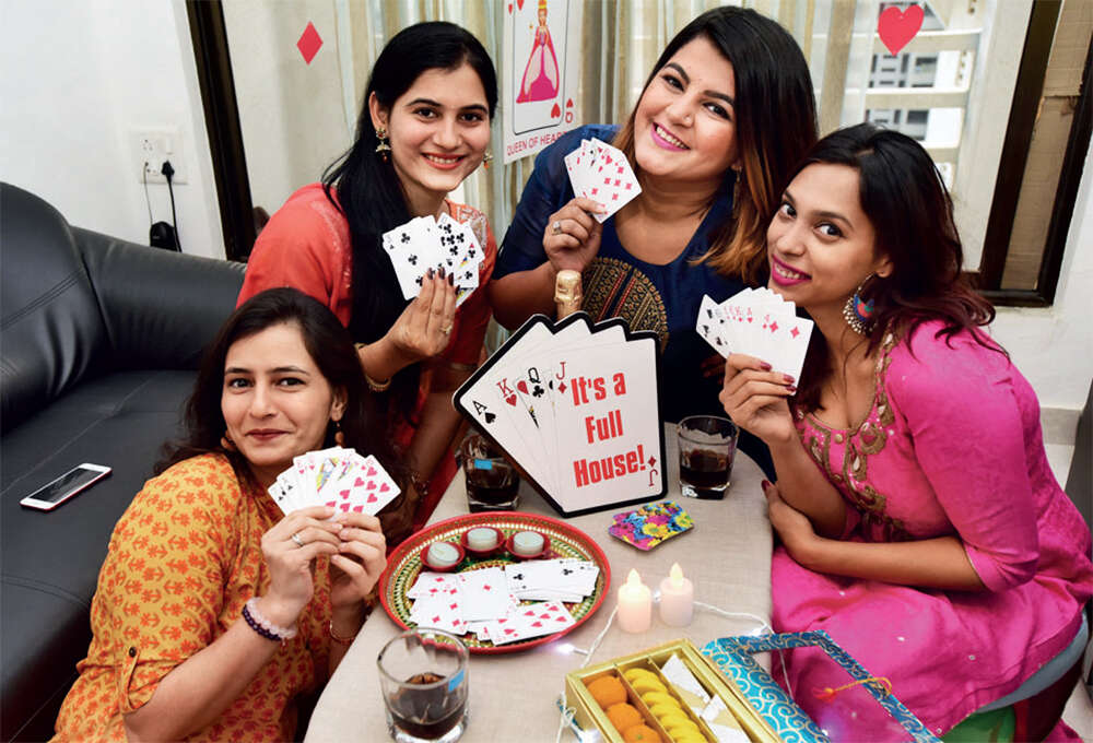 How to throw a dazzling card party