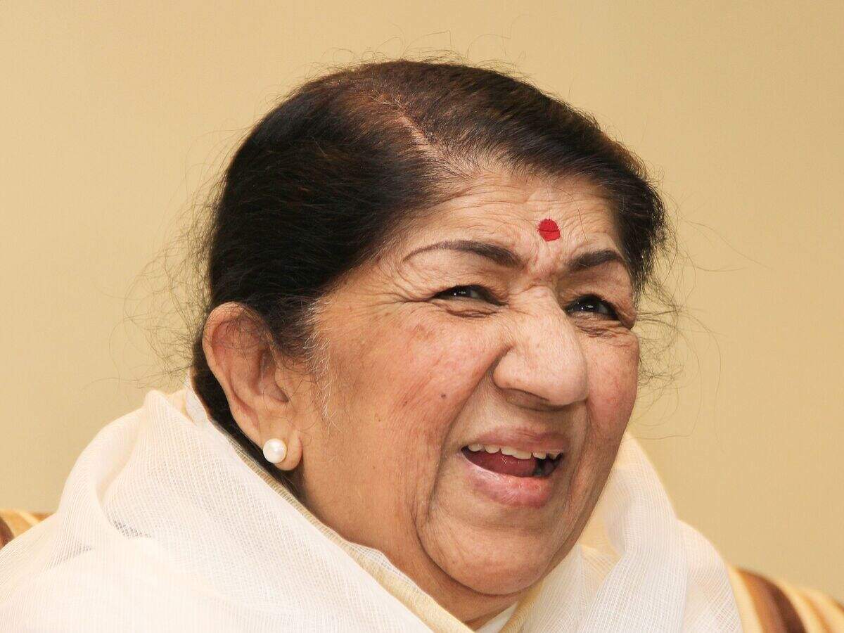 Bollywood: Lata Mangeshkar makes Instagram debut
