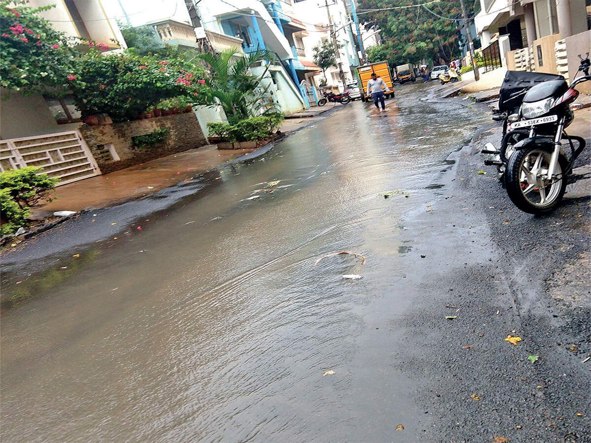 Sewage water overflows into this street at AECS Layout in Whitefield ...