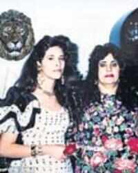 Aisha Gaddafi gives birth in Algeria