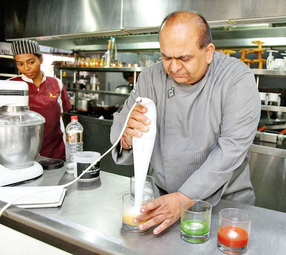 Molecular magic in the kitchen