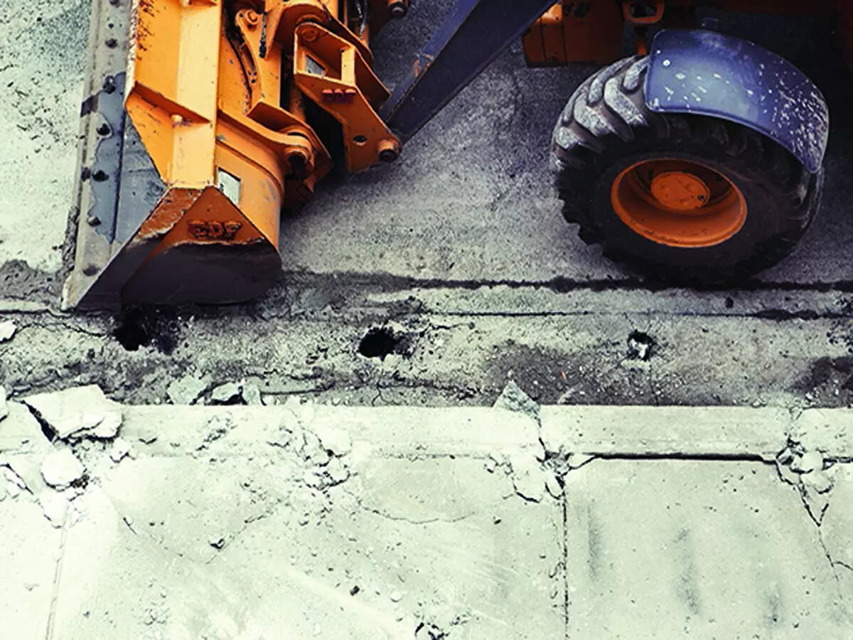 Road to nowhere: Citizens demand proper repairs amidst repeated faulty work