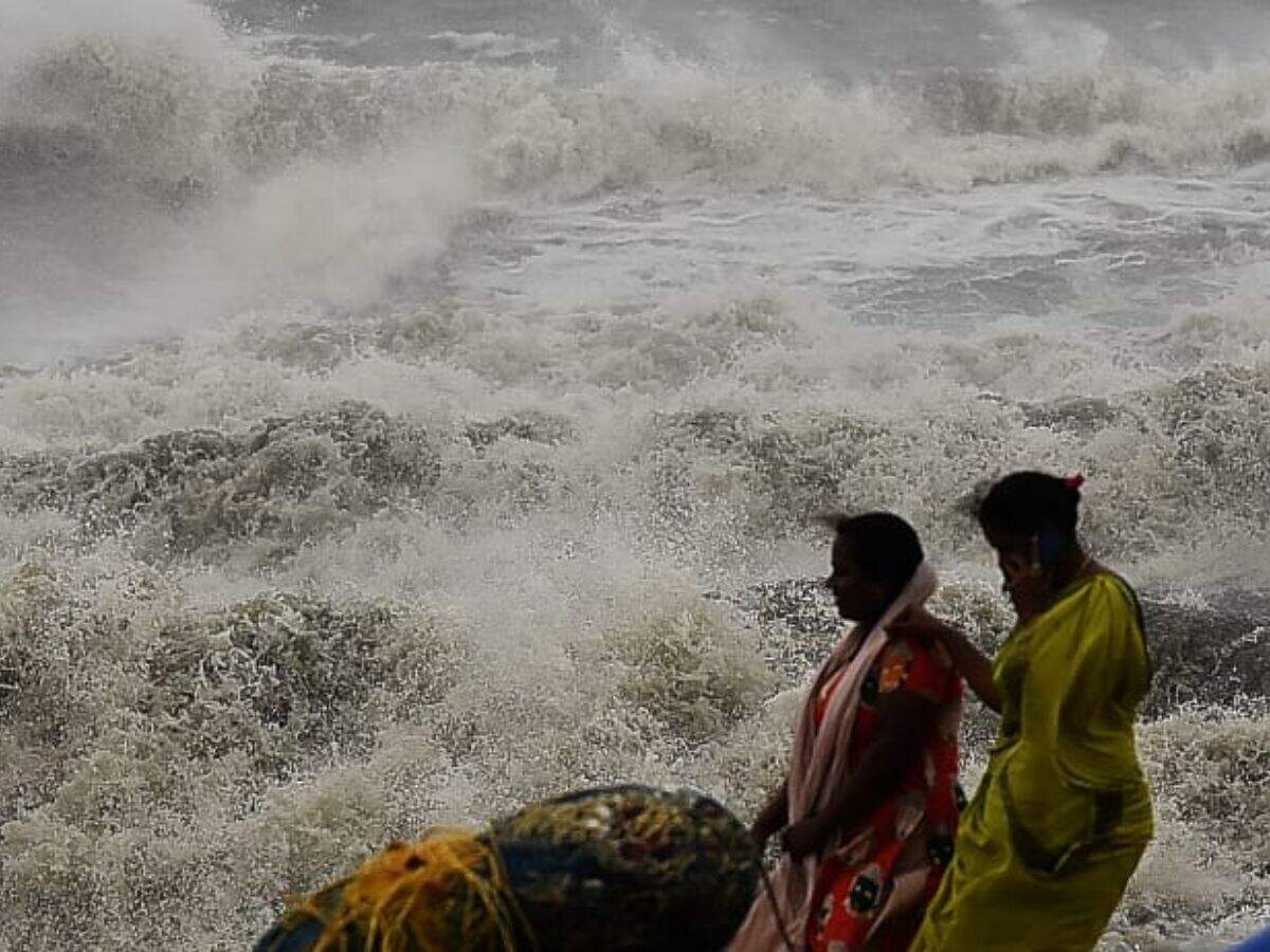 Sri Lanka spared the ire of Cyclone Burevi; Tamil Nadu, Kerala on high ...