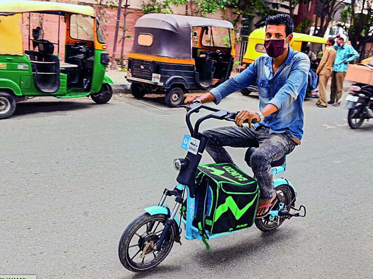 Private vehicle use warning casts shadow on gig workers’ path