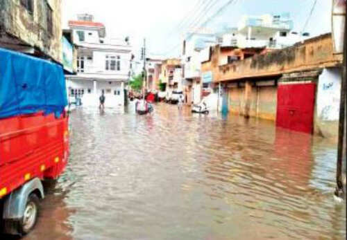 ambala: Rain, hail pour misery on Tricity: Roads inundated, crops ...