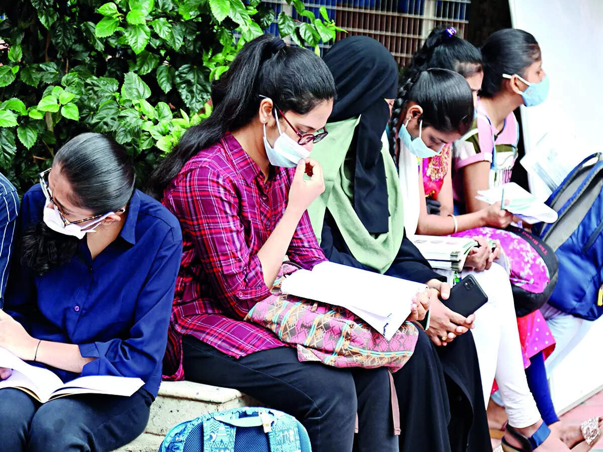 cet: Smooth start to CET on day one