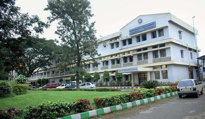 rguhs: Campus relocation team from RGUHS meets Chief Minister HD ...