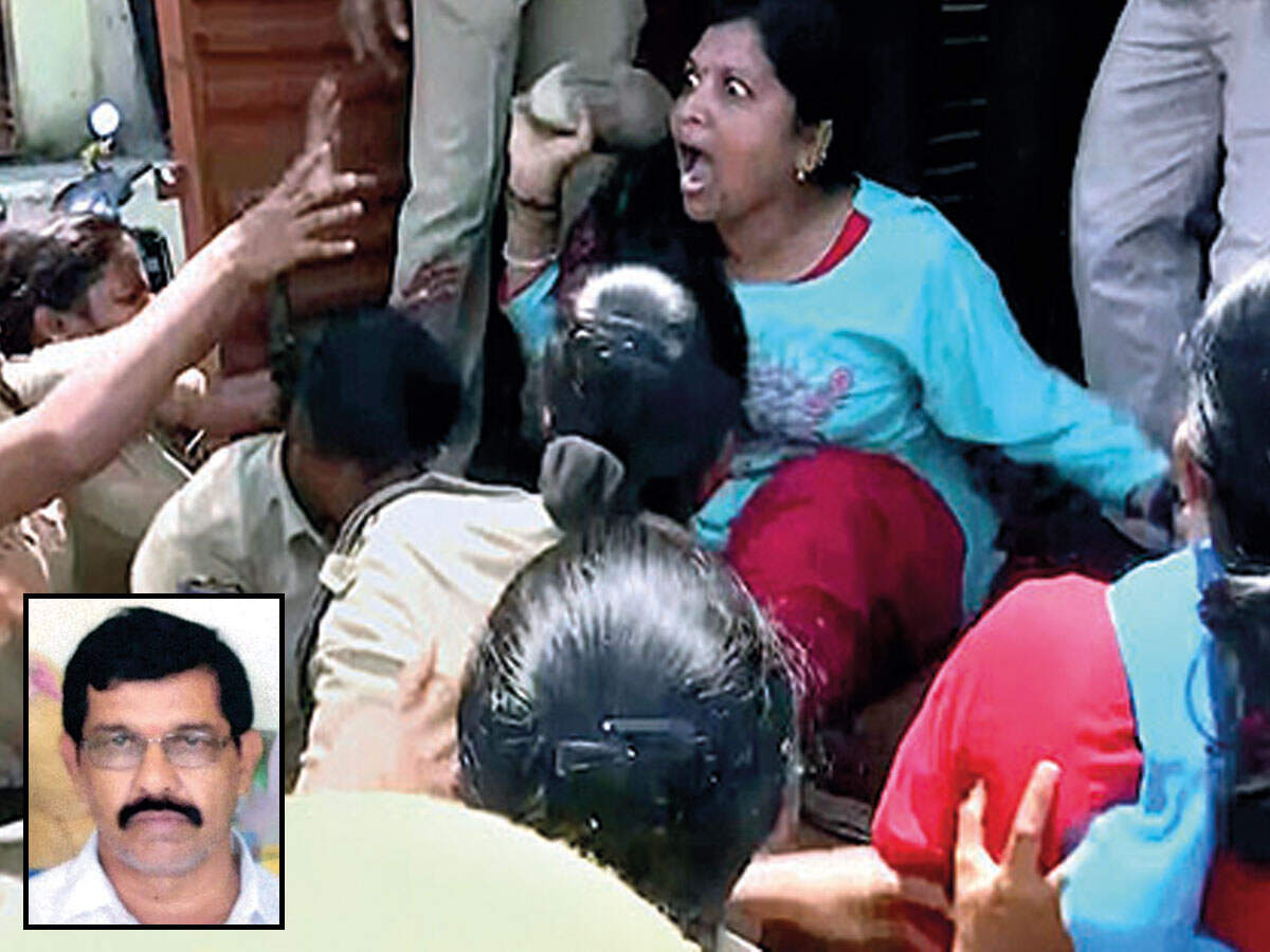 Day after his immolation bid, TSRTC driver dies Day after his immolation bid, TSRTC driver dies