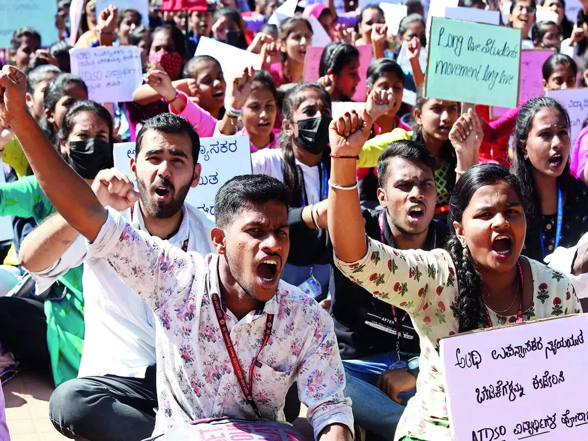 Student-led protest urges resolution for guest lecturers