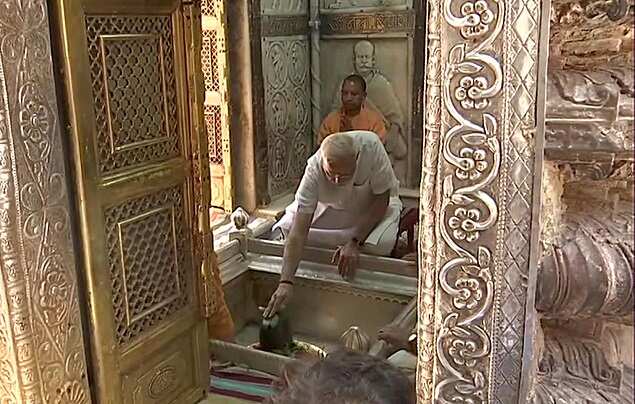 Narendra Modi: Why PM Narendra Modi wears Hinduism on his sleeves ...