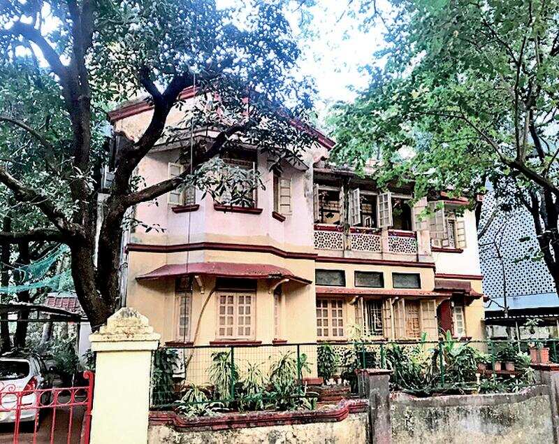 Despite rising towers, few old world bungalows still hold fort in ...