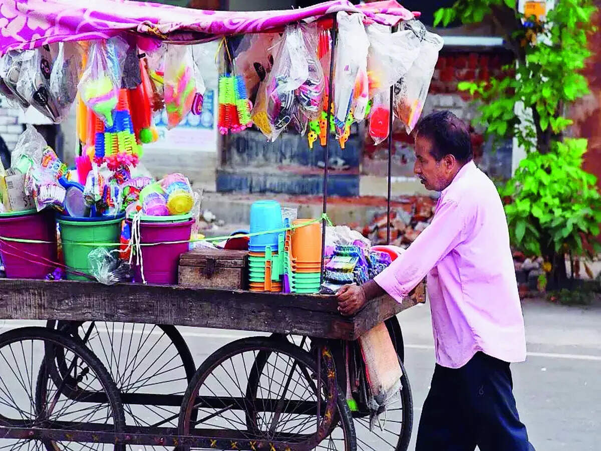 BBMP rolls out 10,000 push carts for vendors