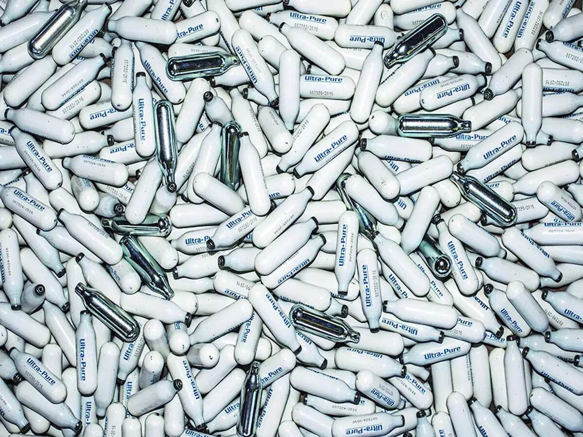 Mirrorlights: Recreational nitrous oxide use not a laughing matter: Study