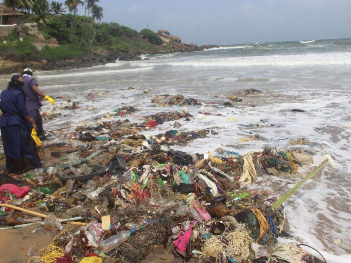 Kerala: Tonnes of trash washed ashore at Kovalam beach ...