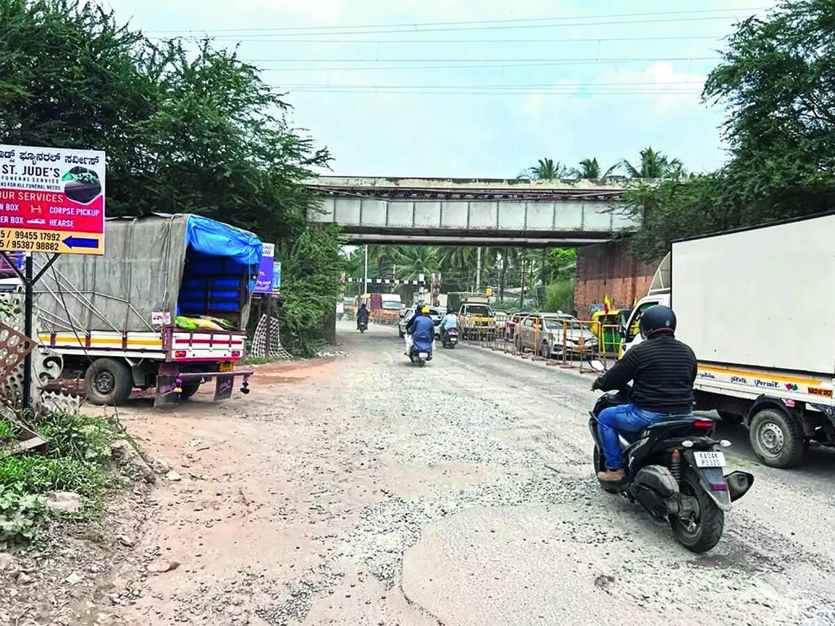 Potholes, bumps and jams: Hennur’s traffic tale