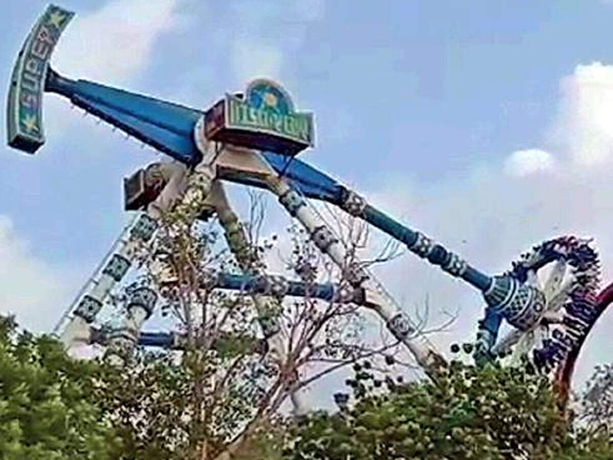 Kankaria accident: 2 dead, 29 injured in Kankaria ride crash ...