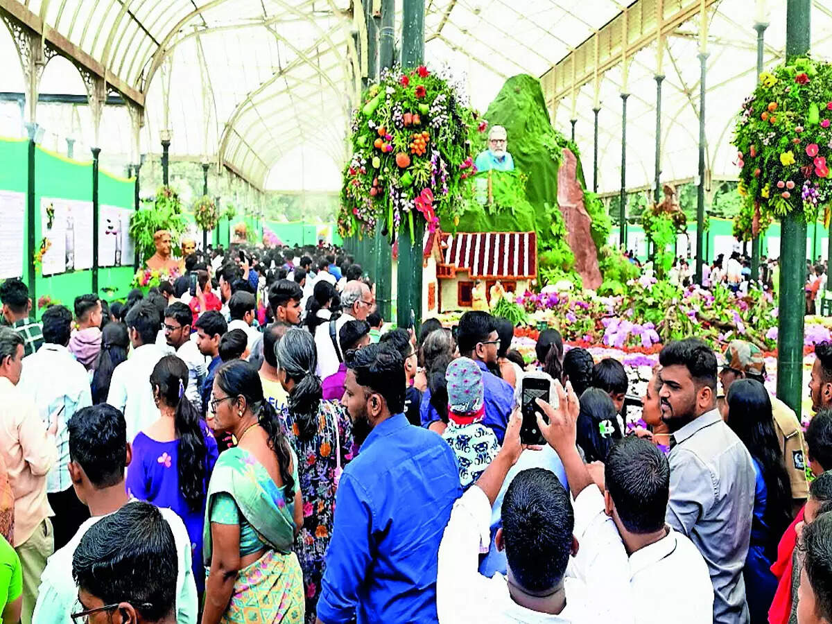 Lalbagh Flower Show sets waste management example