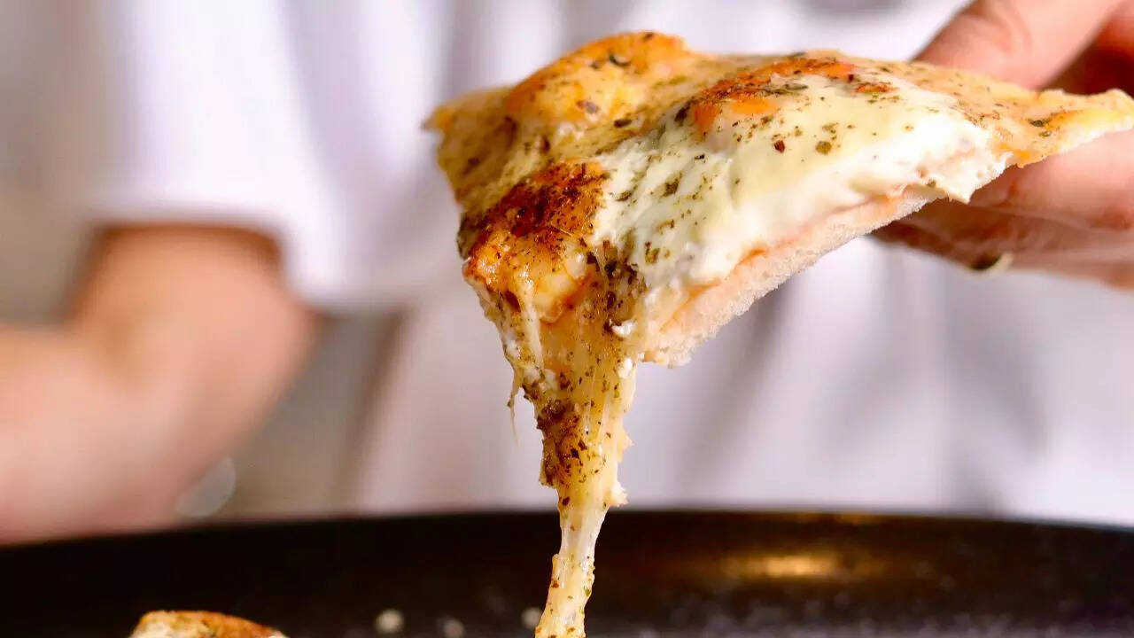 Rapper Drake’s leftover pizza priced at Rs 4 crore, this is what ...