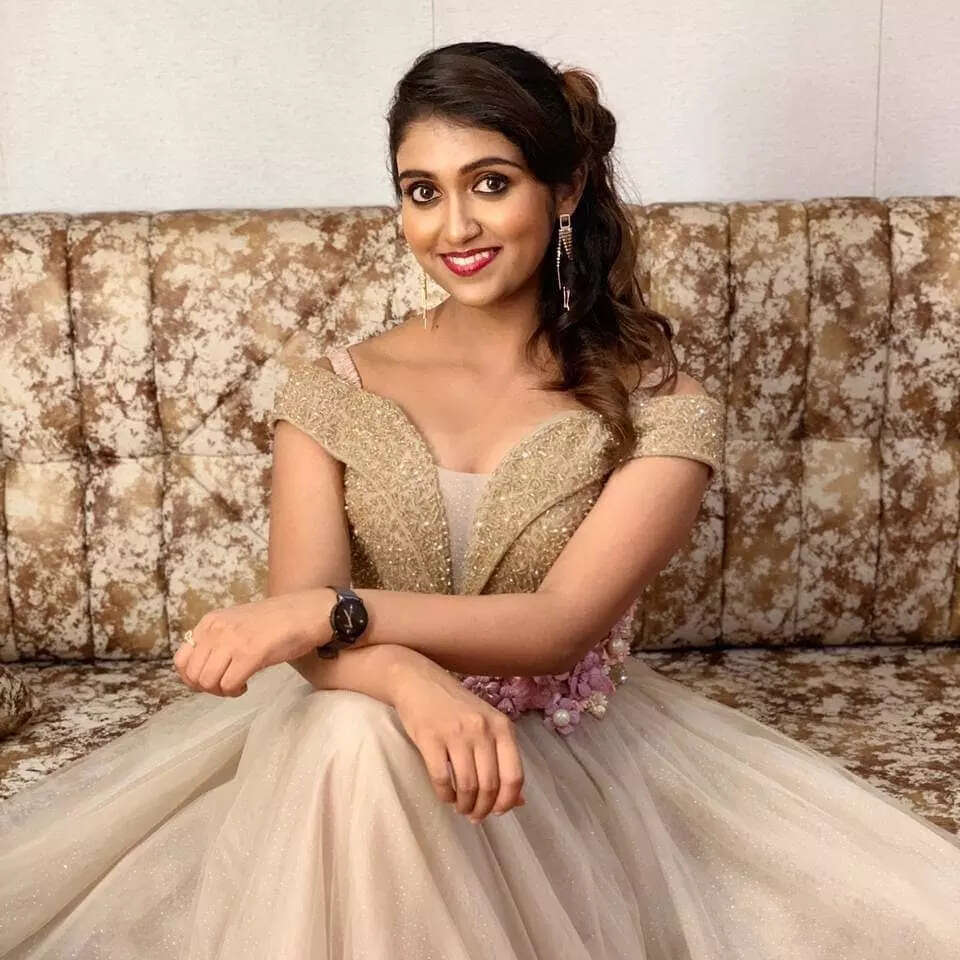 'Sairat' fame Rinku Rajguru gears up for Telugu film debut; find out ...