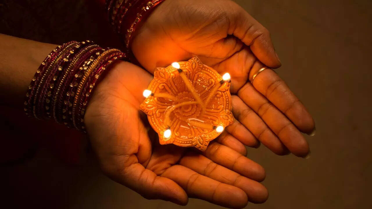Choti Diwali 2023 Wishes and Quotes: Happy Choti Diwali 2023: Wishes ...