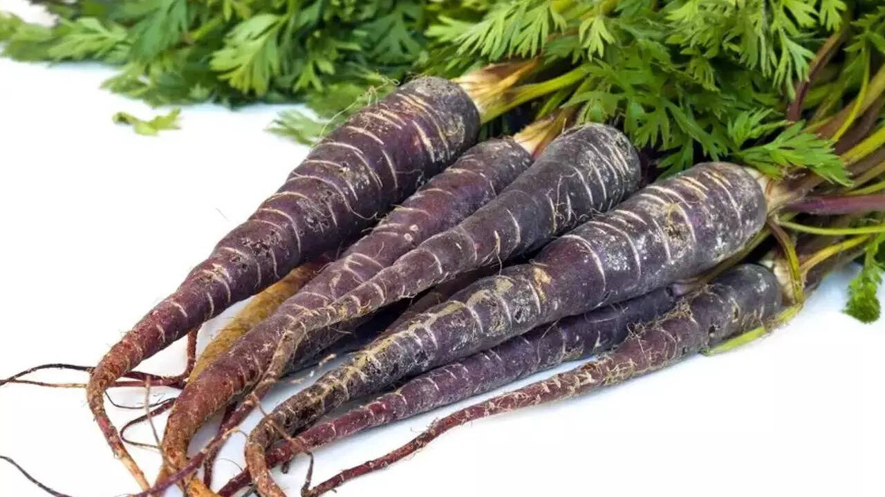 Black Carrots Benefits: Why one must consume black carrots in winter ...