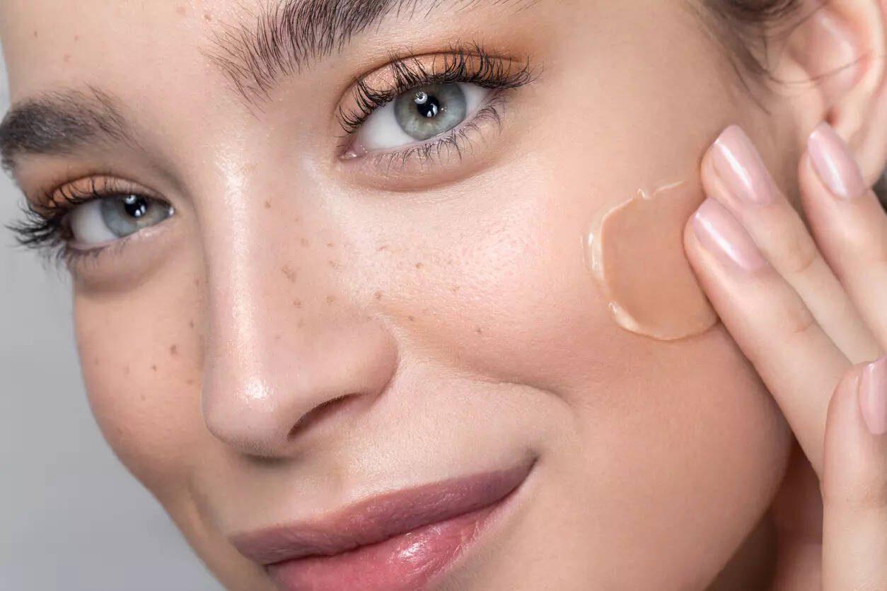 Foundation Side Effects on Face: Side effects of applying foundation on ...