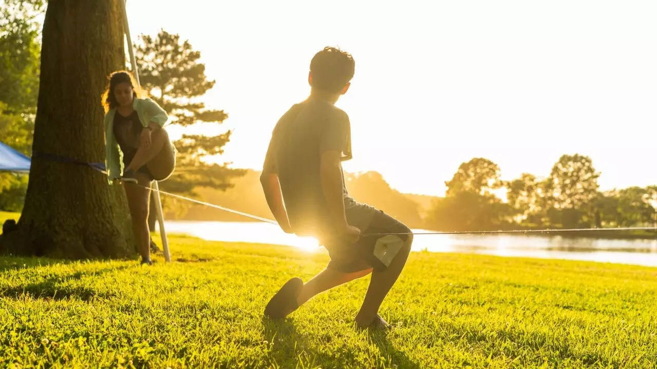 Slackline Walking Benefits: Lose weight and improve focus with ...