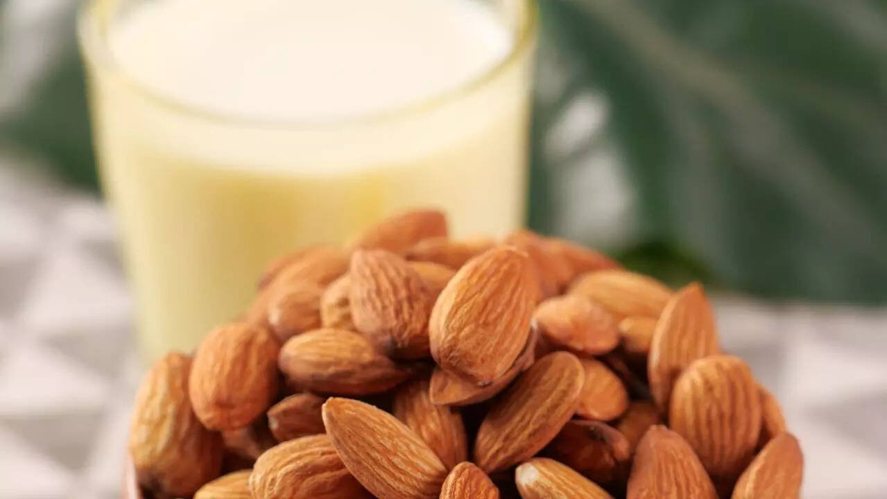 Almond Tea Benefits: Drink a cup of almond tea every day for these ...