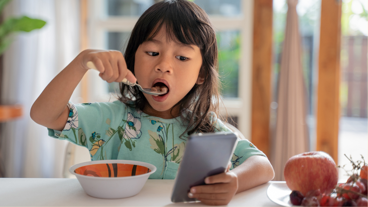 Child Digital Detox: When and how to unplug your kids from screens ...