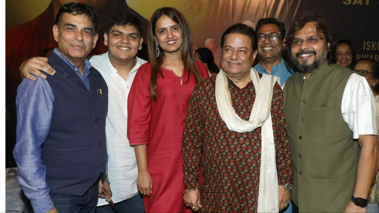 Bhajan Samrat Anup Jalota captivated ISKCON audience with timeless devotional melodies | Mumbai ...