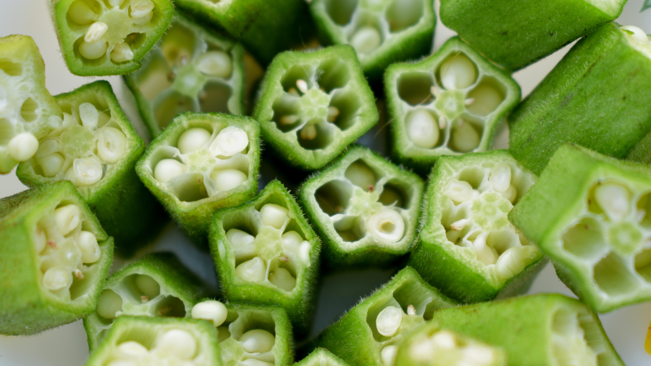 Okra Water Benefits: Why everyone should drink Okra water daily | - The ...