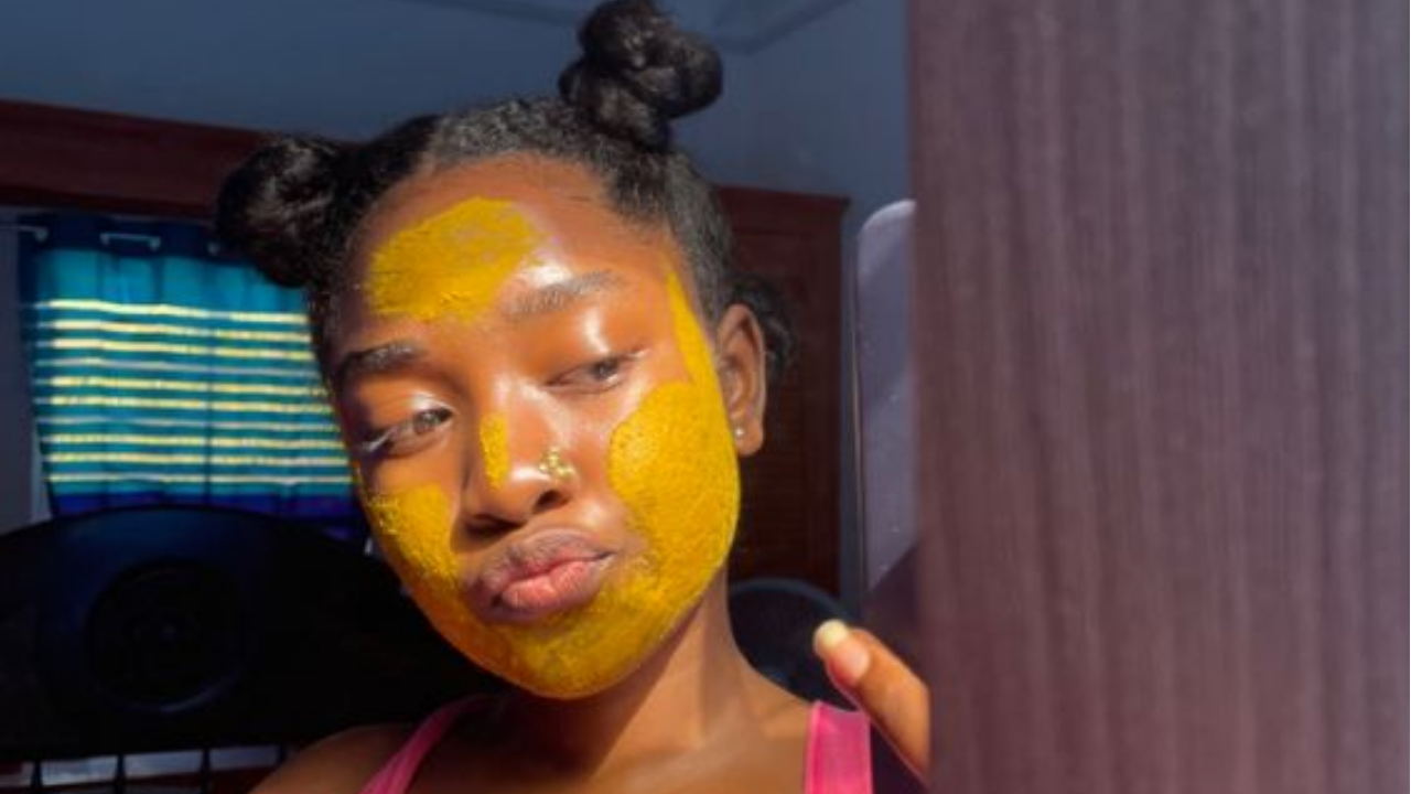 Kacchi Haldi Uses: How to use kacchi haldi in your beauty routine ...