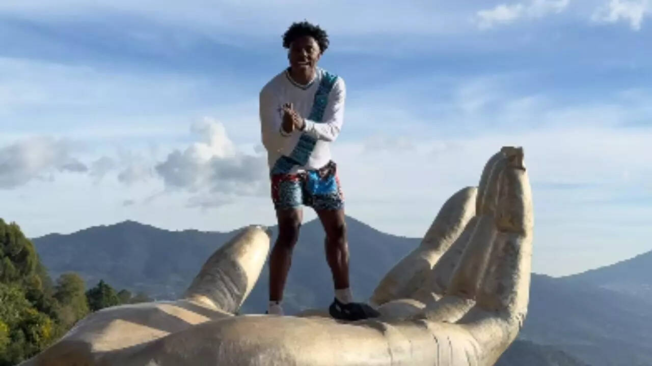 YouTuber risky backflip on 'Hand of God' sculpture; What happened next ...