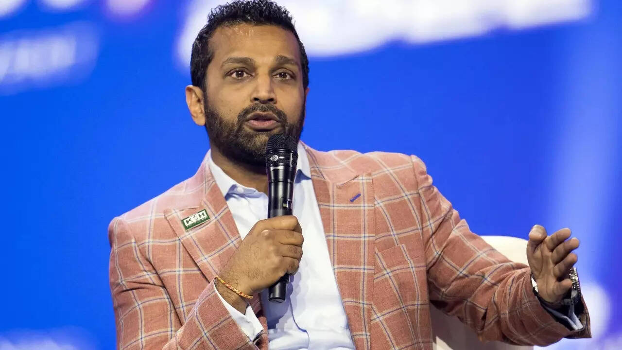 An ice-hockey player turned federal prosecutor; Here's how much fortune ...