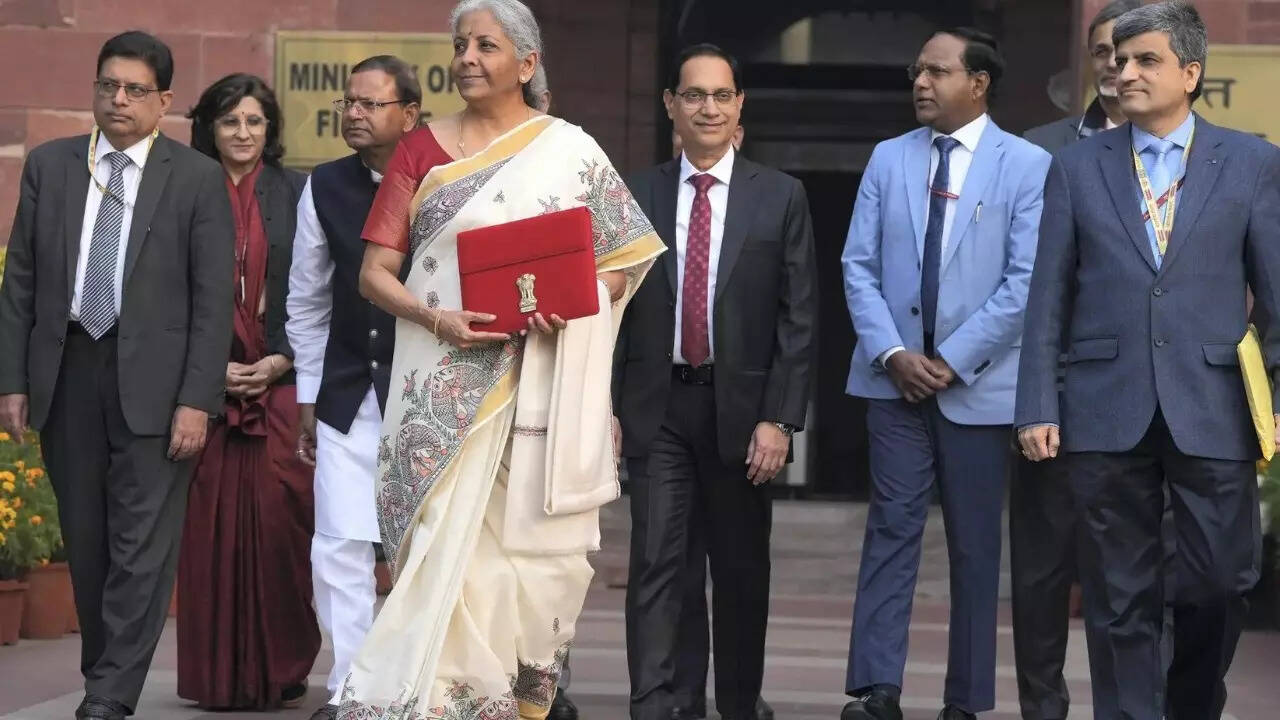 Meet Dulari Devi: The Madhubani artist behind Nirmala Sitharaman’s ...