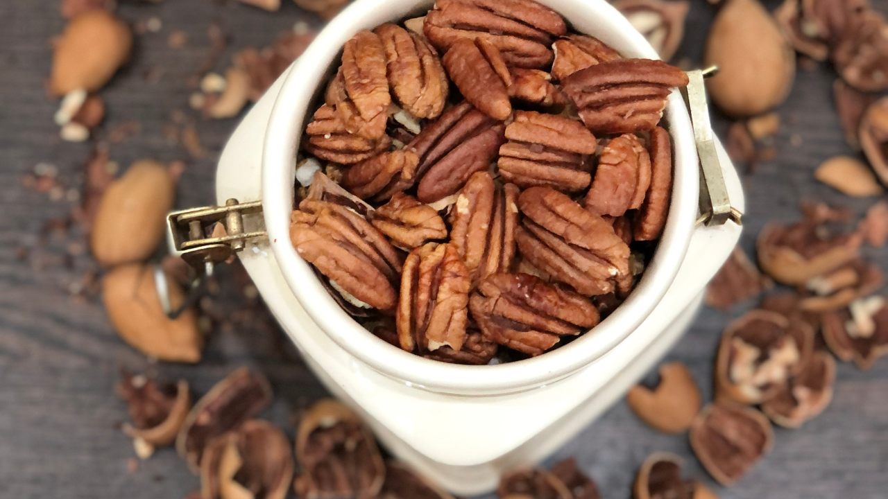 This surprising heart-healthy snack can reverse high cholesterol level ...