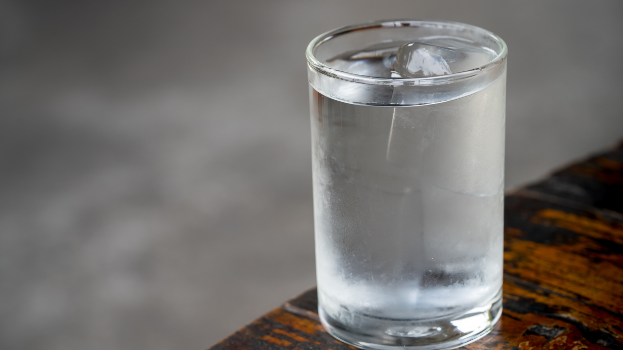 Weight Loss: Drink water THIS way to burn calories and lose weight: It ...