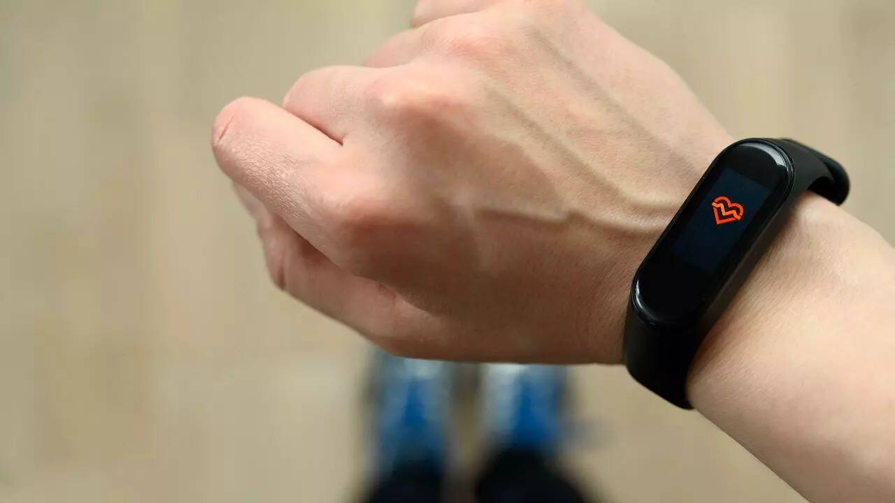 Heart Health: Fitness trackers may improve heart health, but here are 3 ...
