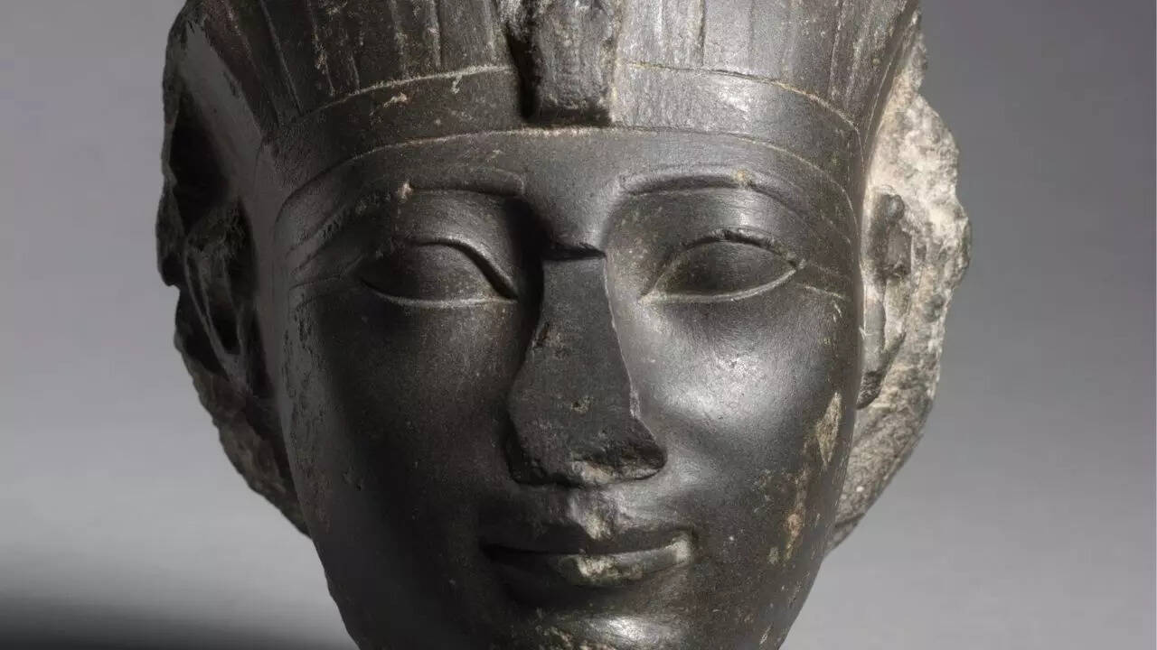 Why ancient Egyptians broke Queen Hatshepsut’s statues — it’s not just ...