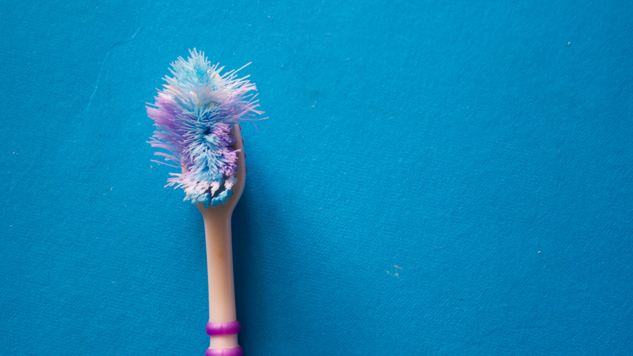 4 everyday habits that are secretly destroying teeth, according to ...