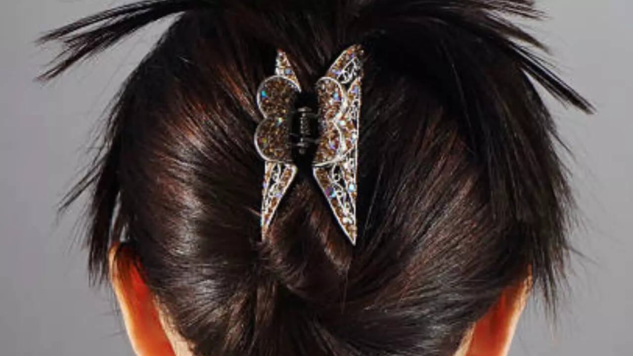 Wearing a claw clip while driving? Here's what you need to know ...