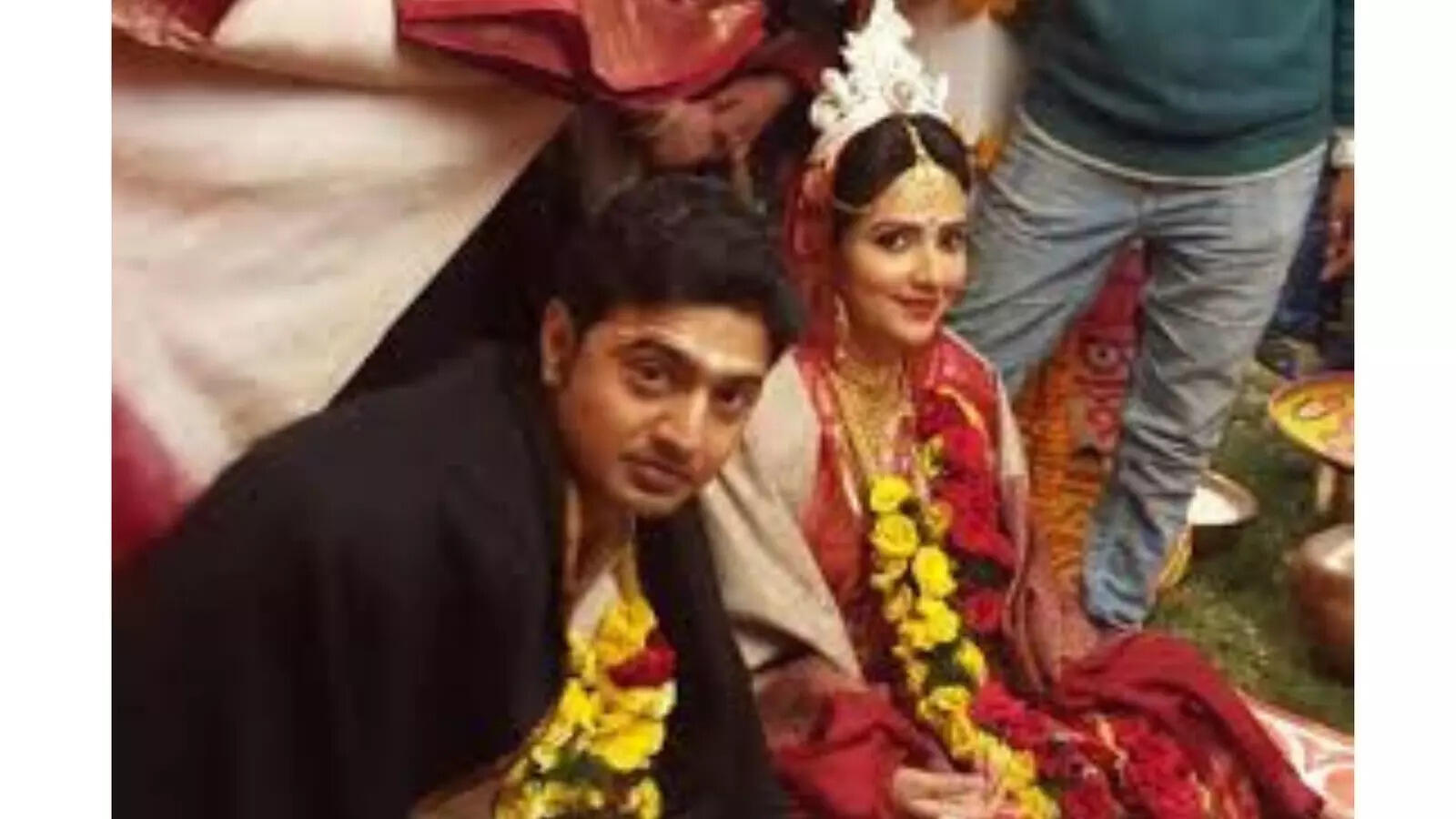 If the script feels right, why not?, says Subhashree on working with Dev again | Bengali Movie ...