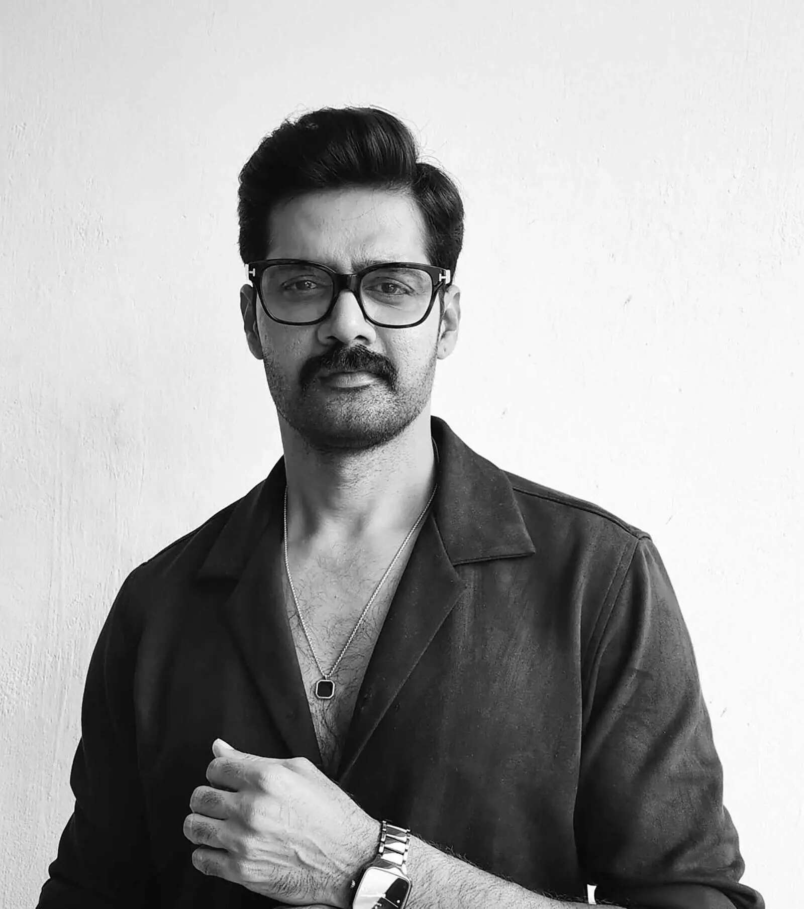 I’m totally fine with being an outsider in this industry: Naveen Chandra | Telugu Movie News ...