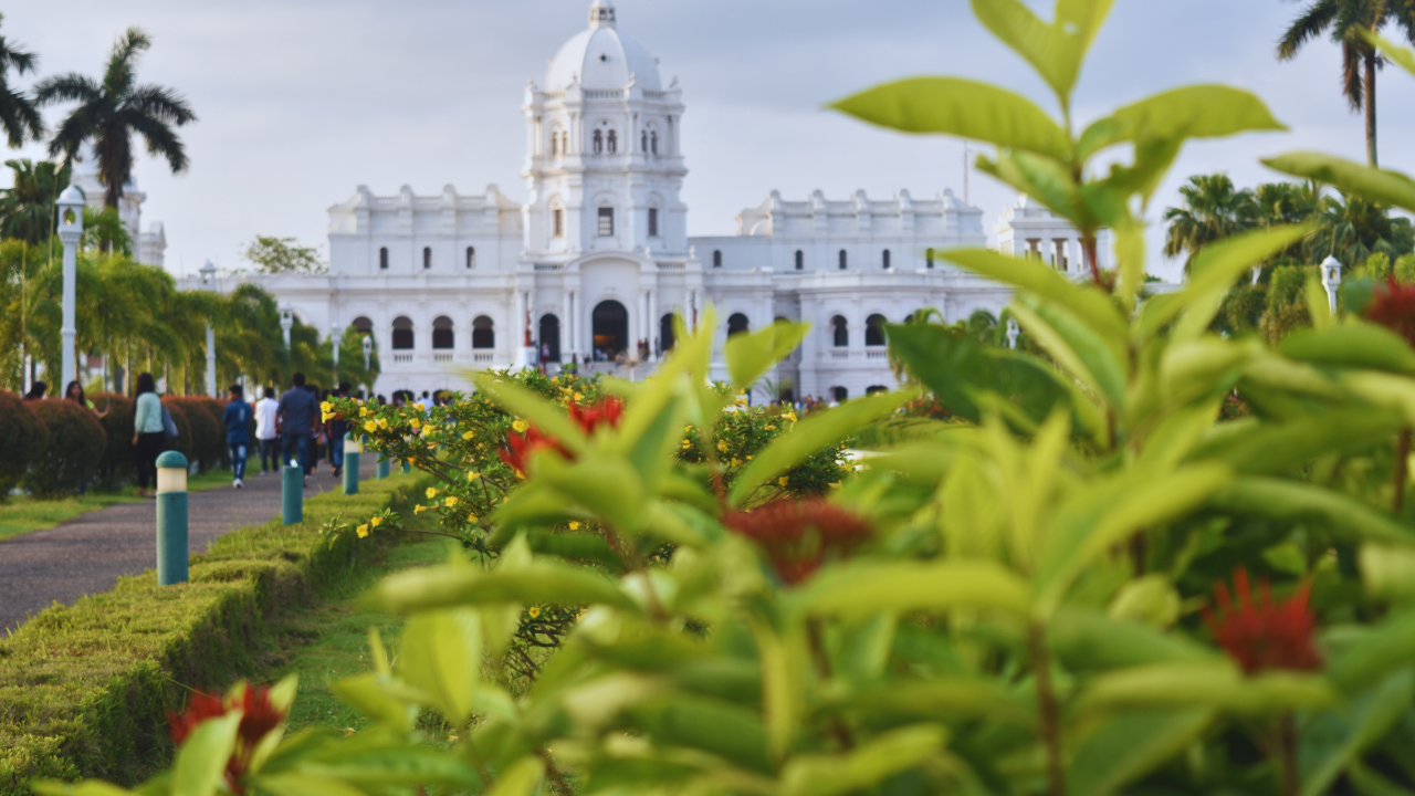 5 Indian palaces to tour like living museums, where every room serves a ...