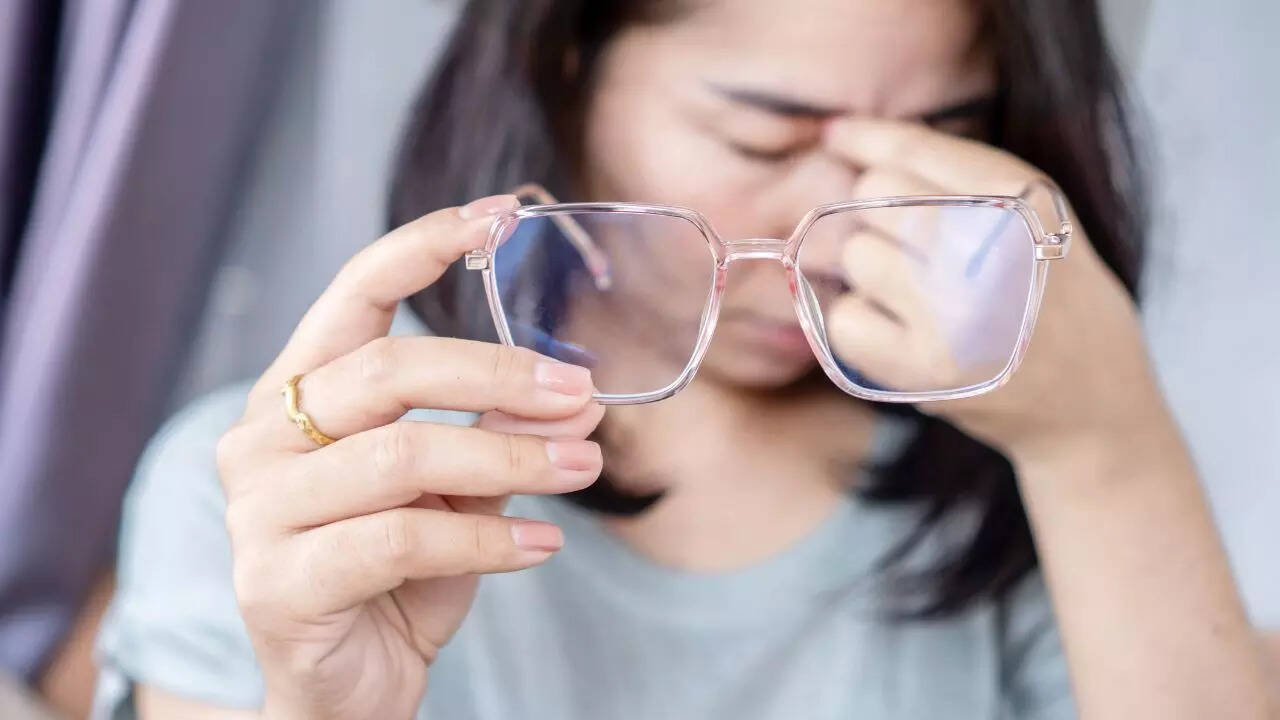 Hearing and vision loss could increase your risk of heart disease ...