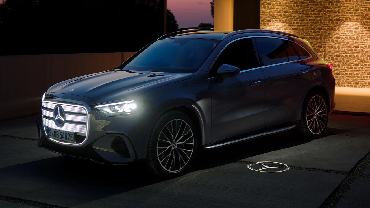 Mercedes-Benz GLC EV revealed with 713 km range: Gets 39.1-inch touchscreen! - The Times of India