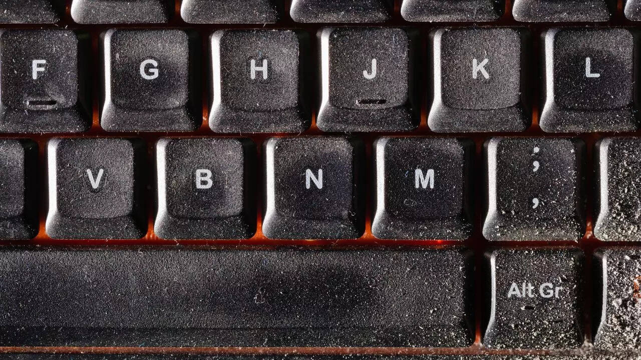 5 things to clean in your office every day to prevent germs and illness ...