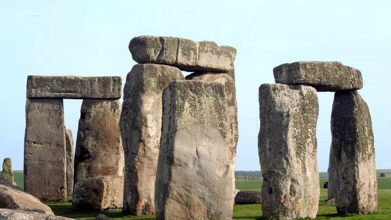 Stonehenge Mystery: 100-year-old forgotten rock just solved Stonehenge ...